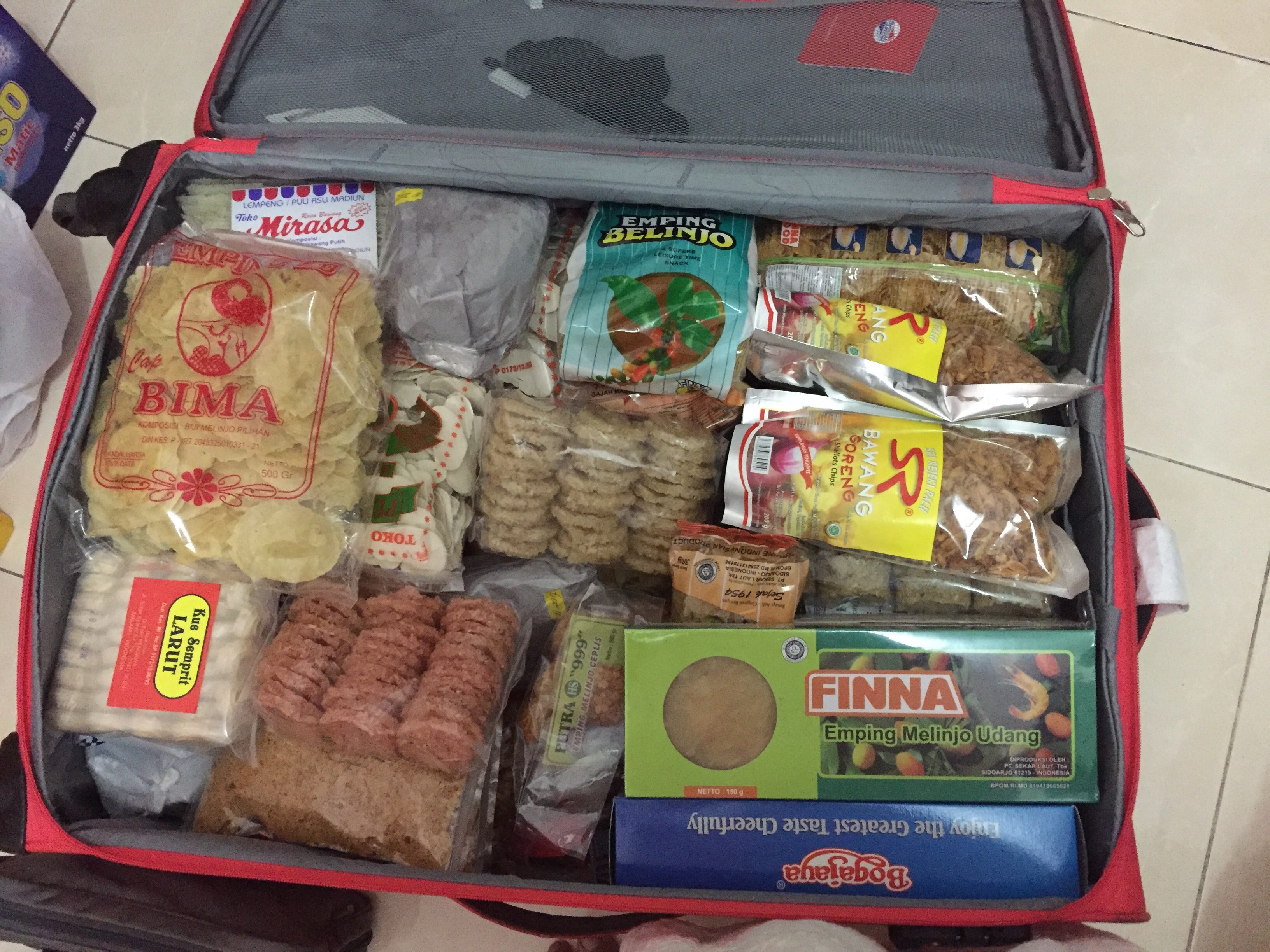 Isi Koper Ketika Pindahan Ke Luar Negeri | Tjetje